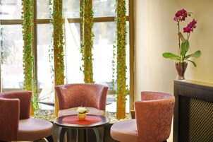 Área de estar no saguão