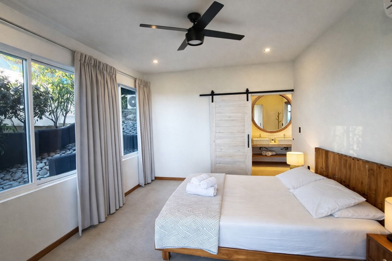 Apartamento exclusivo, vista para o oceano | Roupas de cama premium, camas com colchões pillow-top