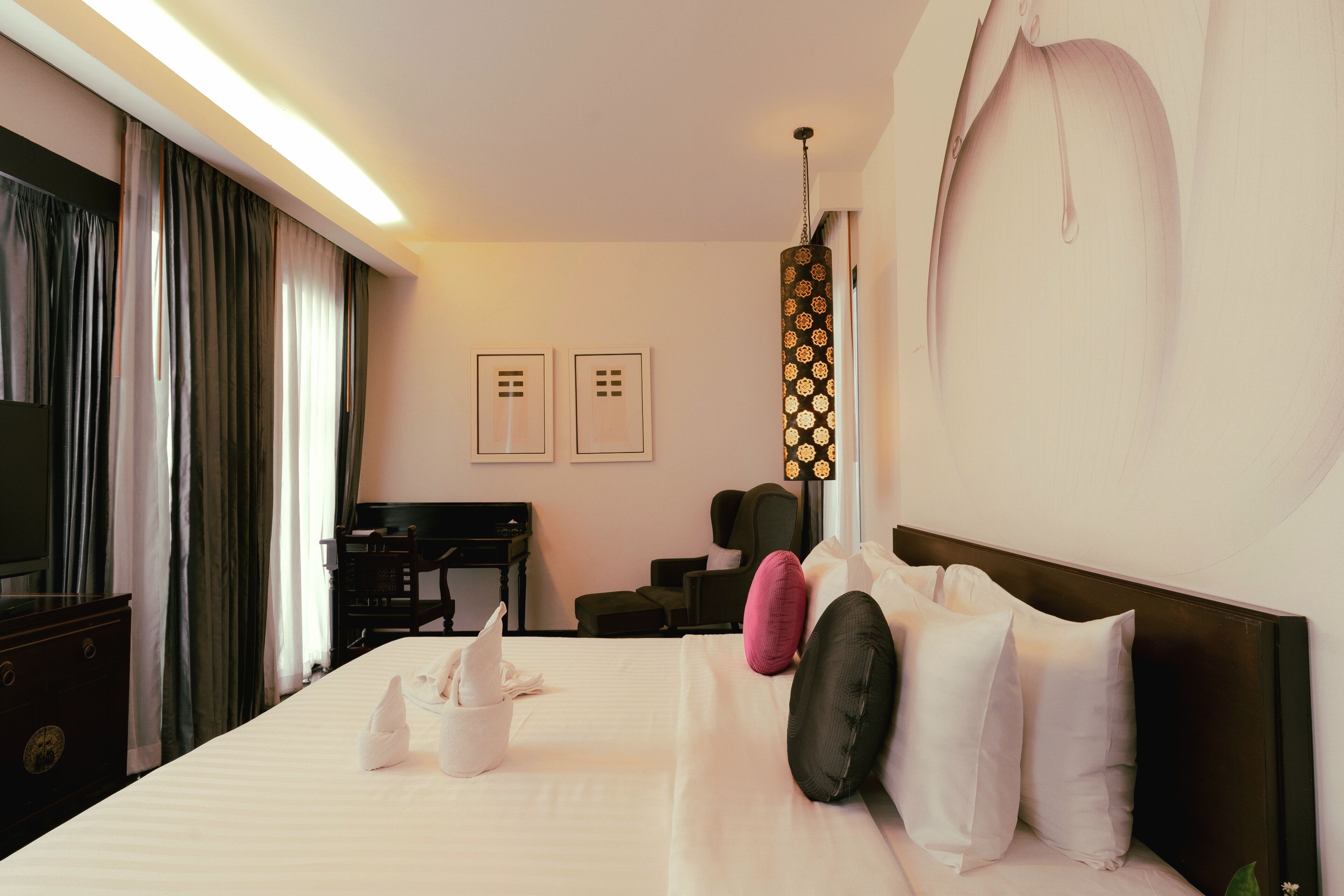 Roupa de alta qualidade, minibar grátis, cofre no quarto 