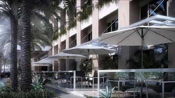 2 restaurantes, pequenos-almoços servidos, cozinha internacional