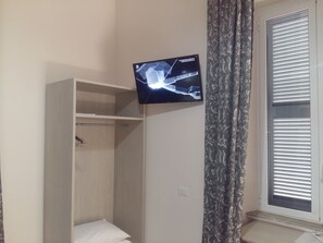 Cofre no quarto, secretária, Wi-fi grátis 