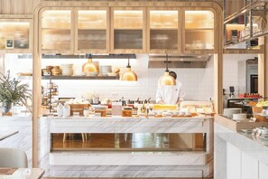 Café da manhã, almoço e jantar