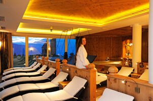 Sauna, banheira de hidromassagem, hammam, tratamentos corporais