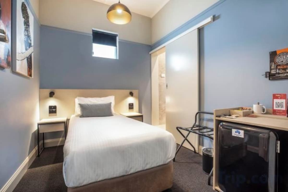 Studio With Single Bed
