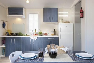 Casa Móvel Comfort, 3 quartos, casa de banho privativa | Sala de estar | TV de ecrã plano 