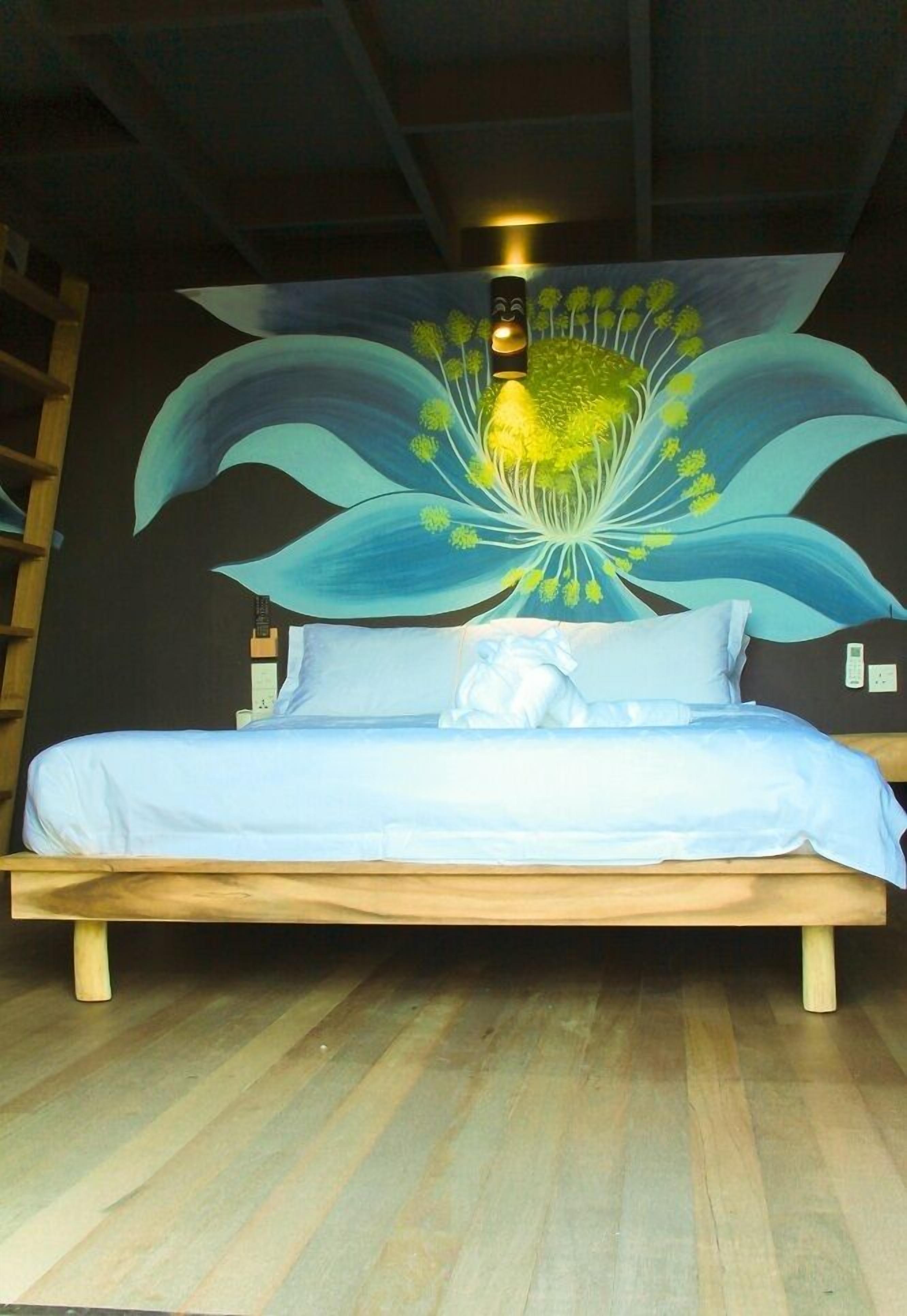 Fachada da propriedade à noite