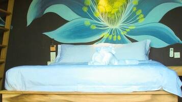 Fachada da propriedade à noite