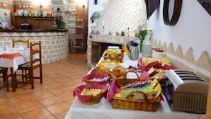 Pequenos-almoços, almoços e jantares servidos 