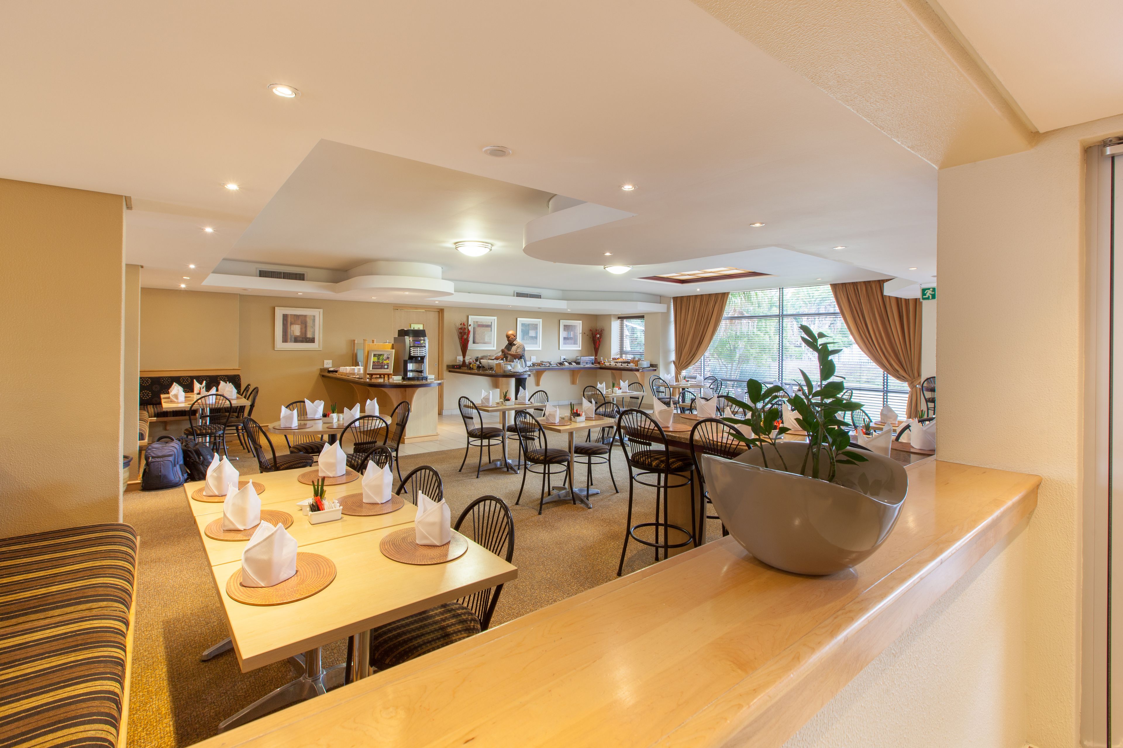 Pequeno-almoço tipo buffet diário (130 ZAR por pessoa) 