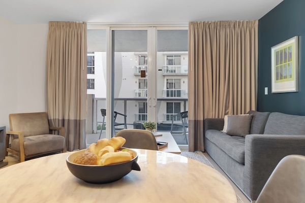 Apartamento, 2 quartos, sacada | Cozinha privada | Geladeira, micro-ondas, cooktop, lava-louças