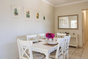 The Linen Suite | Refeições no quarto