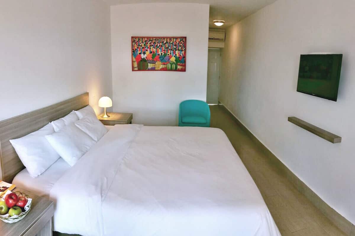 Quarto Standard | Roupa de alta qualidade, cofre no quarto, ferro/tábua de engomar