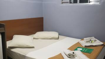 Quarto casal, 1 cama de casal, para não fumantes | Frigobar, Wi-Fi de cortesia, roupa de cama