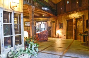 Área de estar no saguão