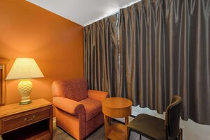 Escrivaninha, Wi-Fi de cortesia, roupa de cama, despertadores