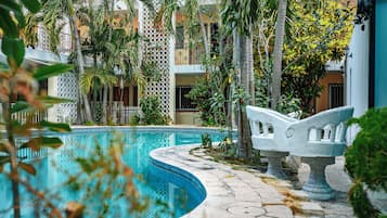 Piscina exterior sazonal