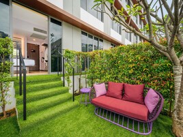 Quarto casal, 1 cama de casal, terraço | Cofres nos quartos, escrivaninha, espaço de trabalho para notebook