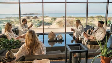 Sala(s) para tratamentos a casais, sauna, banheira de hidromassagem