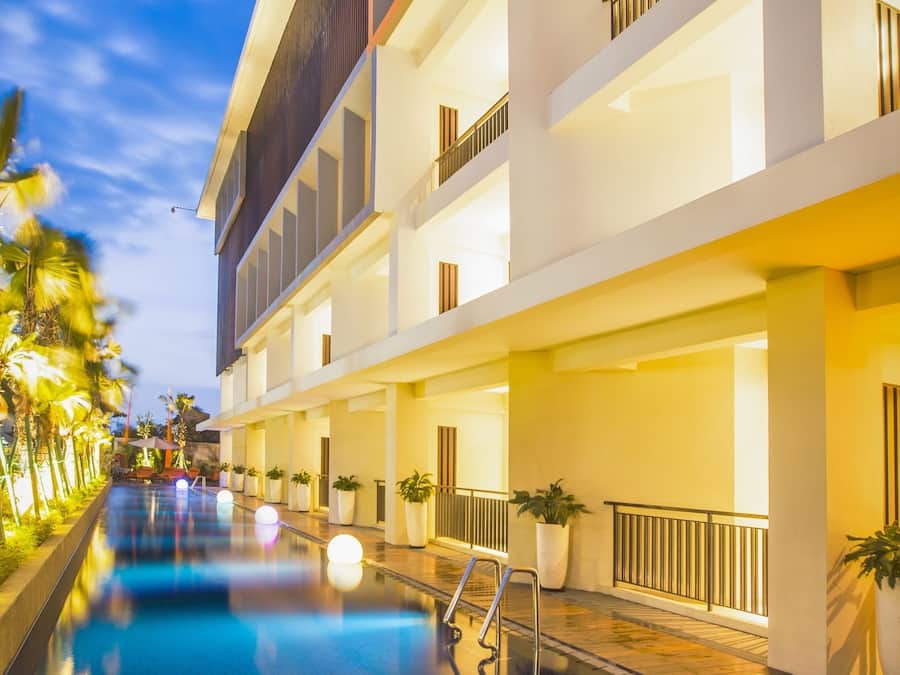 4 piscinas exteriores