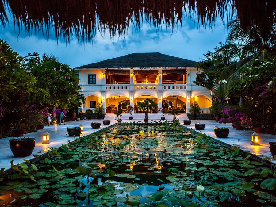 Fachada do alojamento (tarde/noite)