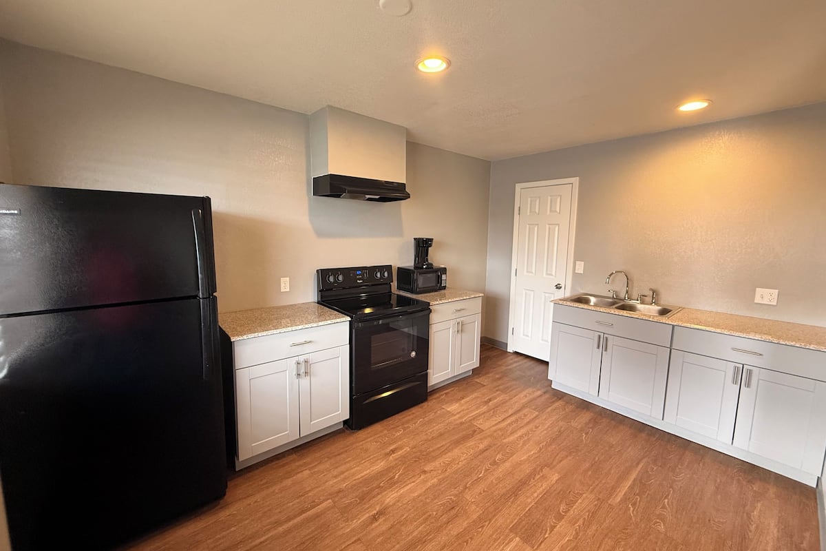 Quarto Efficiency, Quarto, 1 cama king-size, não fumadores | Cozinha privada | Um frigorífico, um micro-ondas