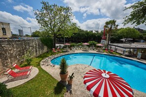 Book Austin Motel in Austin | Hotels.com