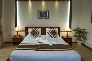 Quarto luxo, vista para o jardim | Frigobar, cofres nos quartos, escrivaninha