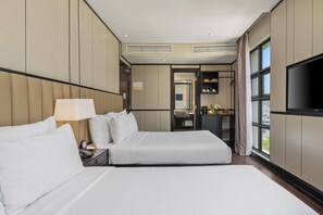 Roupa de alta qualidade, minibar, cofre no quarto 