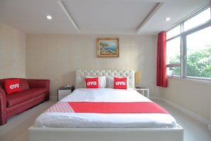 Quarto Duplo Deluxe | Cofre no quarto, secretária, Wi-fi grátis, roupa de cama fornecida 