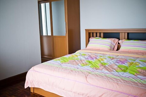 Lake View Condominium Superior - Bangkok