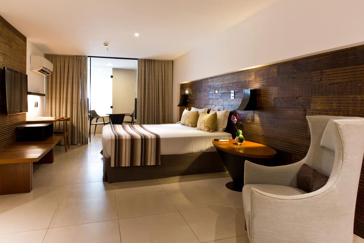 Quarto Superior Silence - Sem Janela | Minibar, cofre no quarto, secretária, cortinas/cortinados opacos 