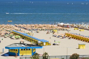 Praia particular nas proximidades, barracas de praia de cortesia