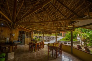 Café da manhã, almoço e jantar