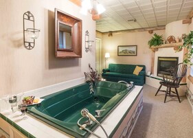 Executive Room - 1st & 2nd Floors - No Elevators | Banheira de hidromassagem