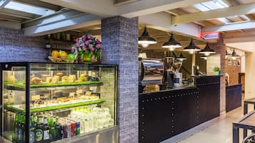 Café da manhã, almoço e jantar; culinária tailandesa