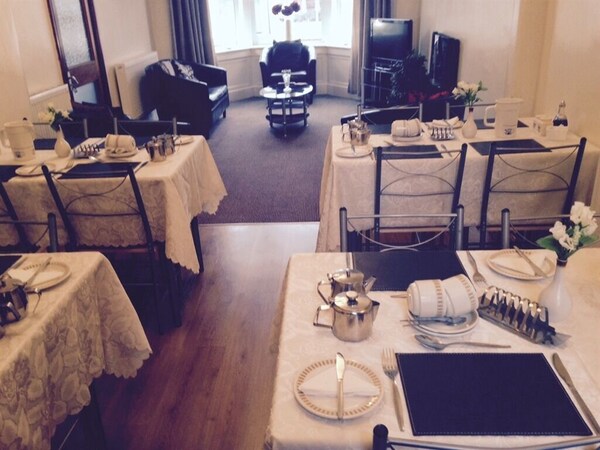 Hazelgrove Guest House - Blackpool