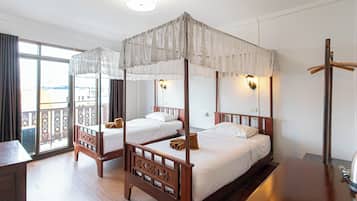 Quarto duplo superior | Escrivaninha, cortinas blackout, Wi-Fi de cortesia