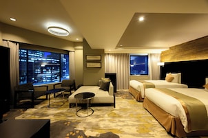 Quarto, não fumadores (Suite) | Cofre no quarto, secretária, cortinas/cortinados opacos