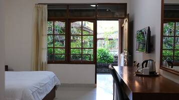 Quarto casal ou duplo superior | Cofres nos quartos, escrivaninha, Wi-Fi de cortesia, roupa de cama