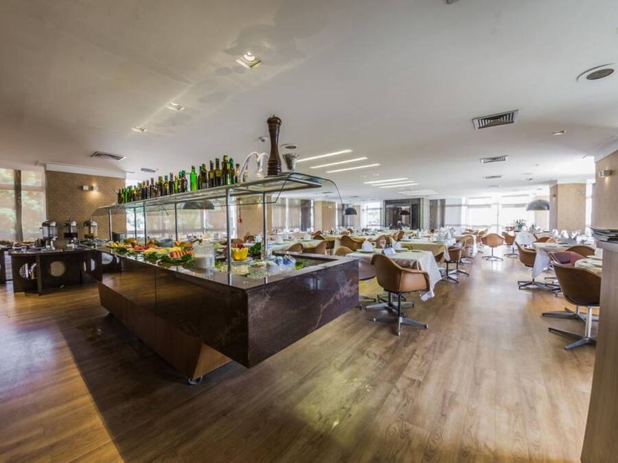 Pequeno-almoço tipo buffet diário incluído