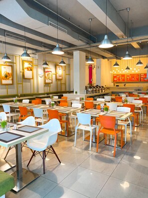 Café da manhã com buffet todos os dias (IDR 45000 por pessoa)