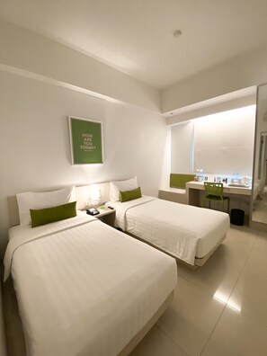 Quarto duplo (Express Room Twin) | 1 quarto, cofres nos quartos, escrivaninha, Wi-Fi de cortesia