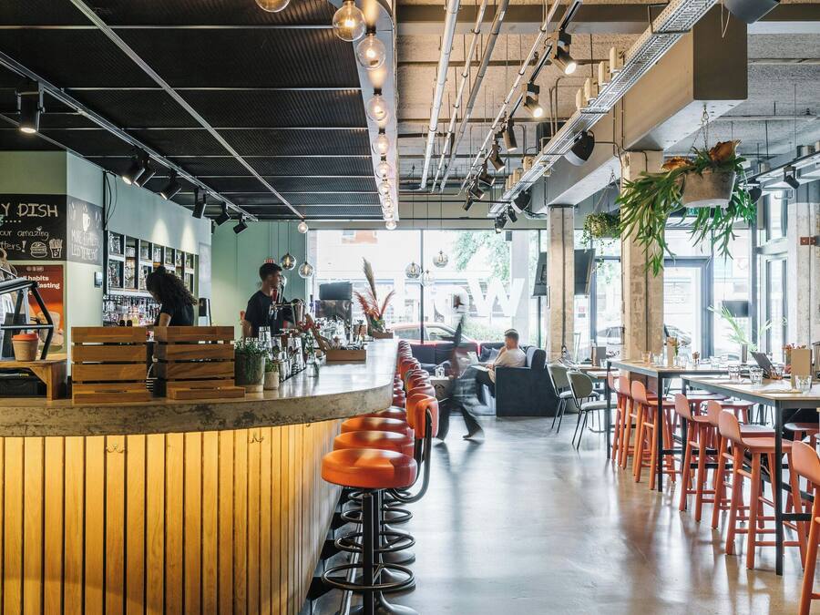 Pequenos-almoços, almoços, jantares servidos, cozinha regional