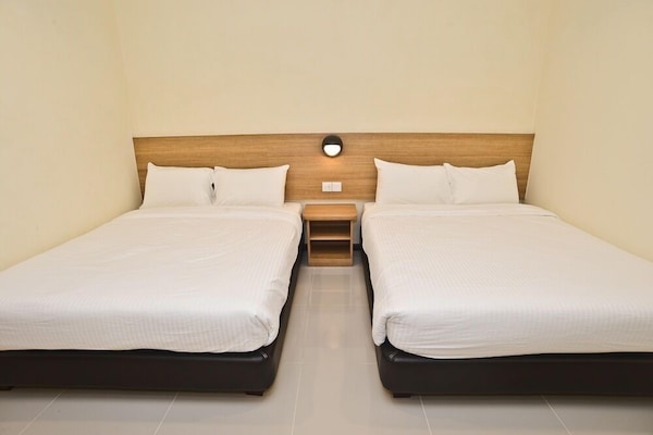 Secretária, Wi-fi grátis, roupa de cama fornecida