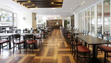 Pequeno-almoço tipo buffet diário incluído