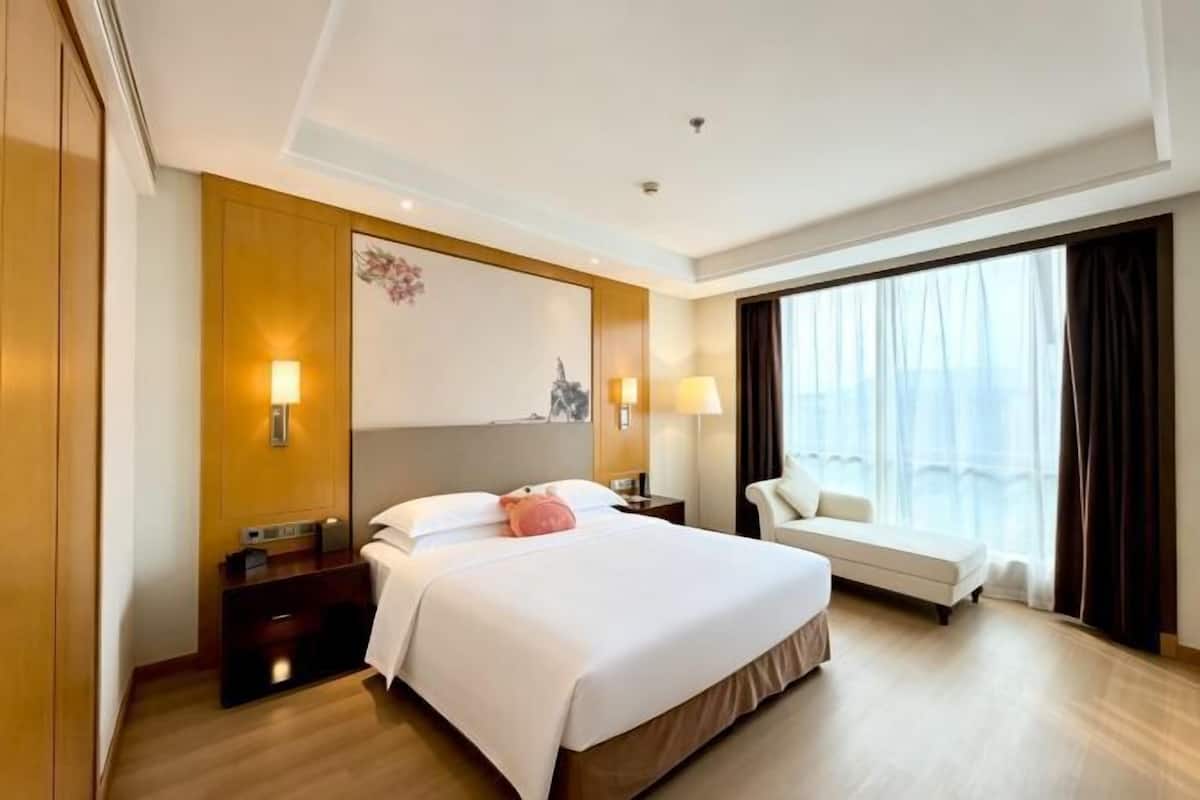 Roupas de cama premium, cofres nos quartos, individualmente decorados