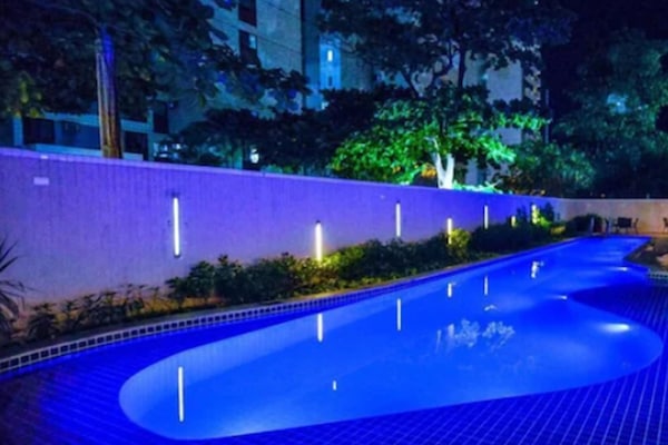 Piscina exterior, da(s) 08:00 à(s) 22:00, espreguiçadeiras