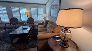 Quarto | Área de estar | TV de tela plana