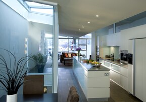 Penthouse Premium, 2 quartos | Cozinha privada | Um frigorífico, um micro-ondas, uma máquina de café expresso