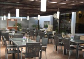 Café da manhã com buffet todos os dias mediante uma taxa